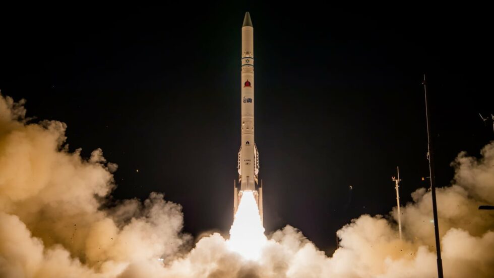 Israel makes Shavit-2 launch of new Ofeq-13 satellite - believed to be ...