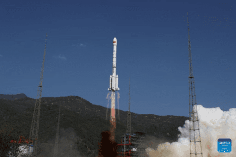Chinese Long March 3B/E launches earth observation satellite into orbit ...